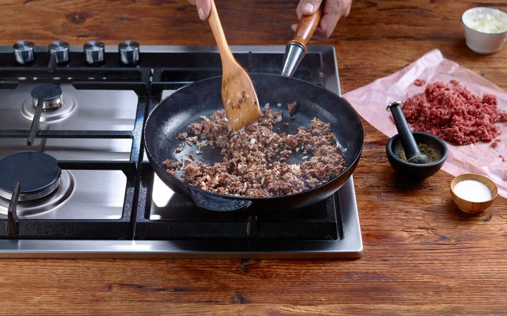 Hackfleisch richtig anbraten - Schweizer Fleisch